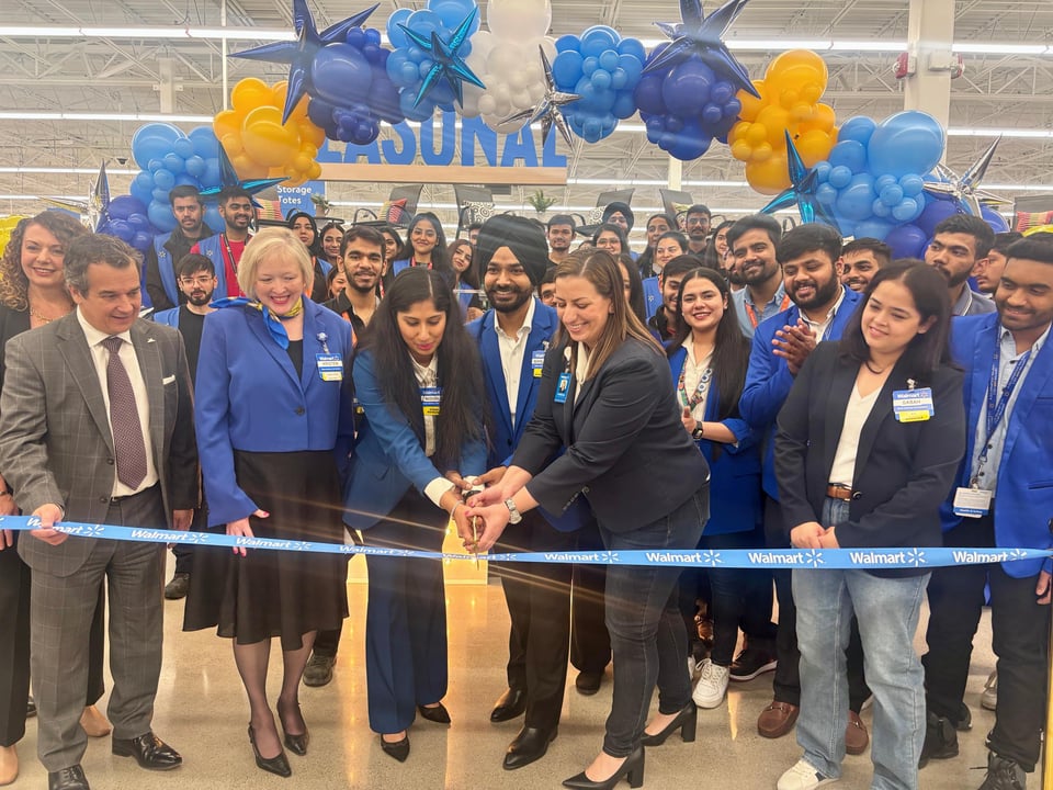 PHOTO GALLERY: Walmart opens 'compact' Supercentre in Mississauga ...