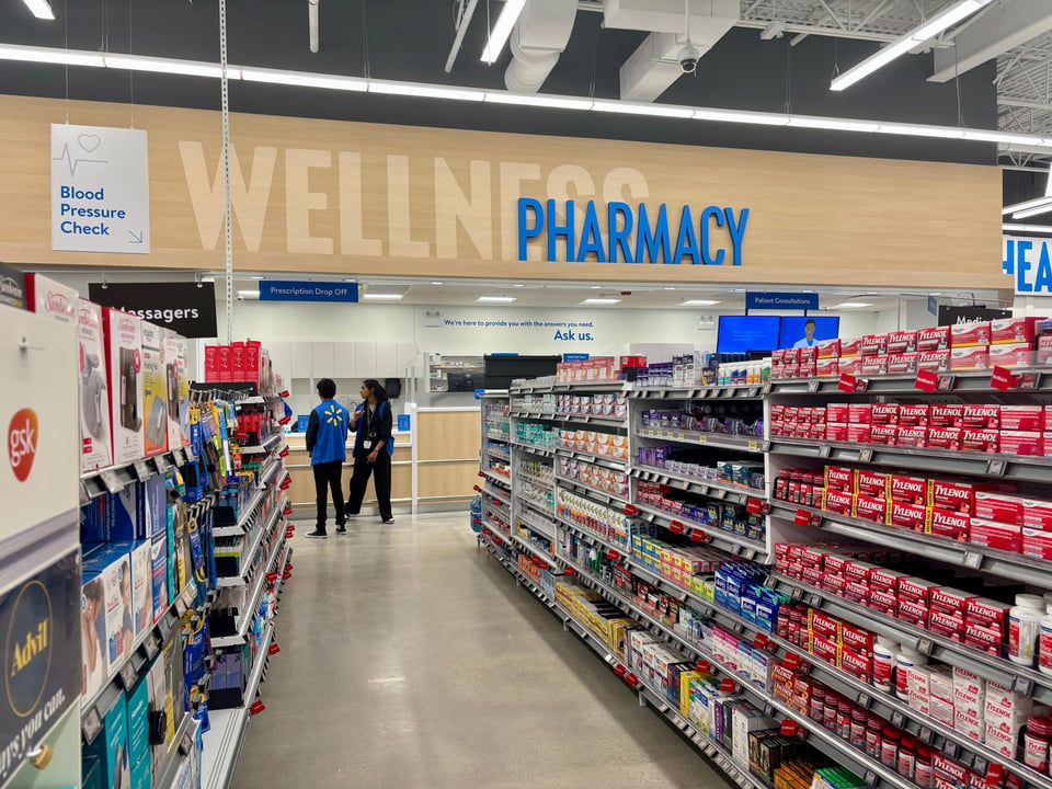 PHOTO GALLERY: Walmart opens 'compact' Supercentre in Mississauga ...