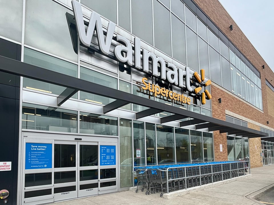 PHOTO GALLERY: Walmart opens 'compact' Supercentre in Mississauga ...