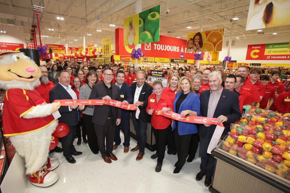PHOTO GALLERY: Metro opens 105th Super C | Canadian Grocer