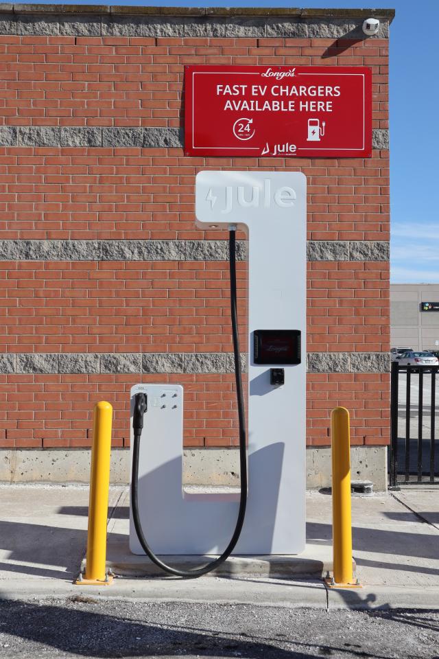 Longo’s unveils seven new fast-charging EV stations at Oakville store ...