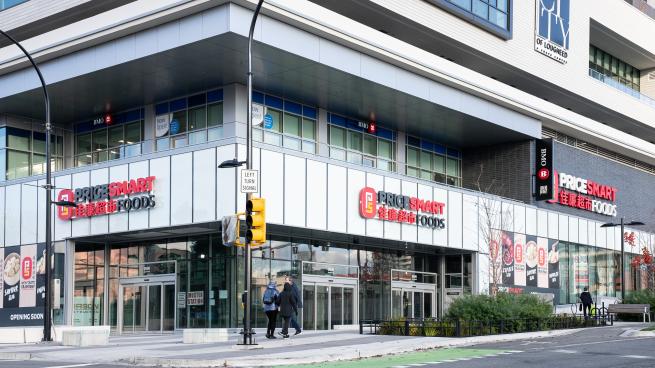 PHOTO GALLERY: PriceSmart Foods opens third location | Canadian Grocer