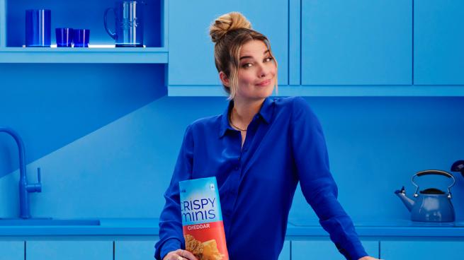 Crispy Minis partners with Annie Murphy on new campaign | Canadian Grocer
